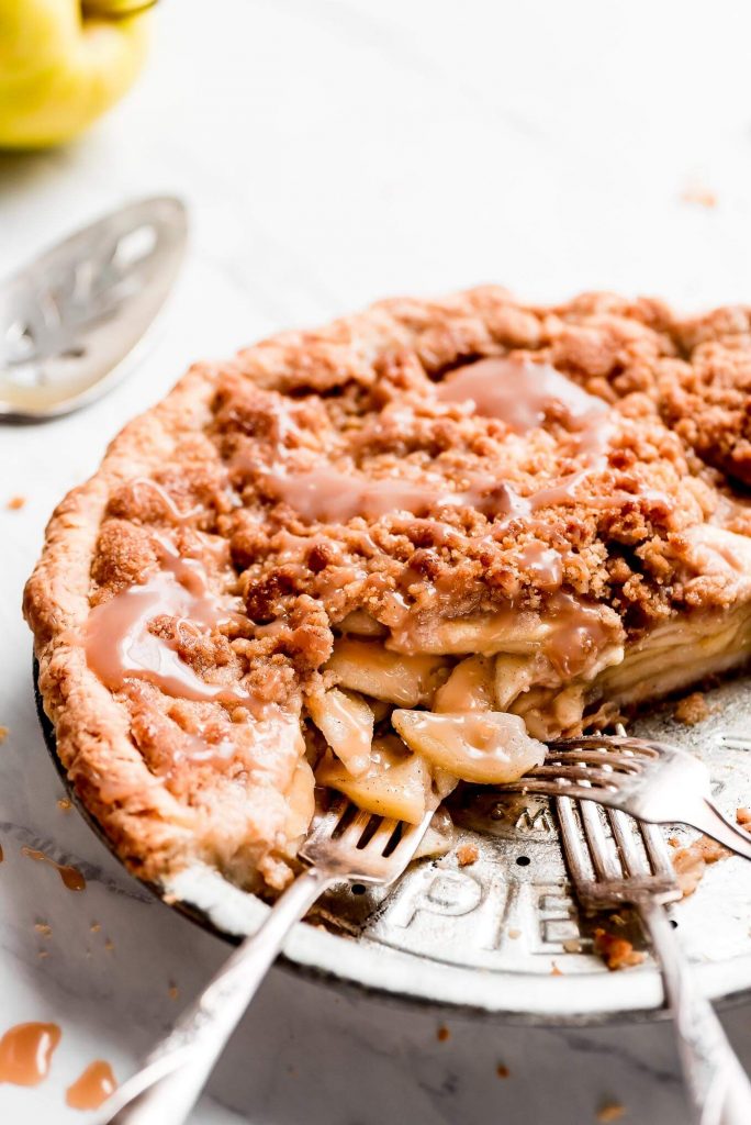 Dutch Apple Pie - Garnish & Glaze
